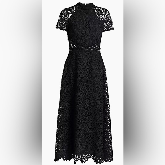 Monique Lhuillier | Dresses | Lace Design This Classic Midi Silhouette ...